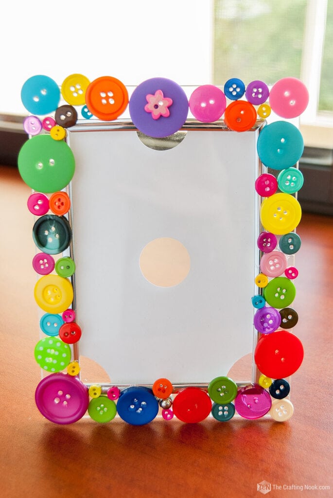 DIY Colorful Buttons Photo Frame - The Crafting Nook
