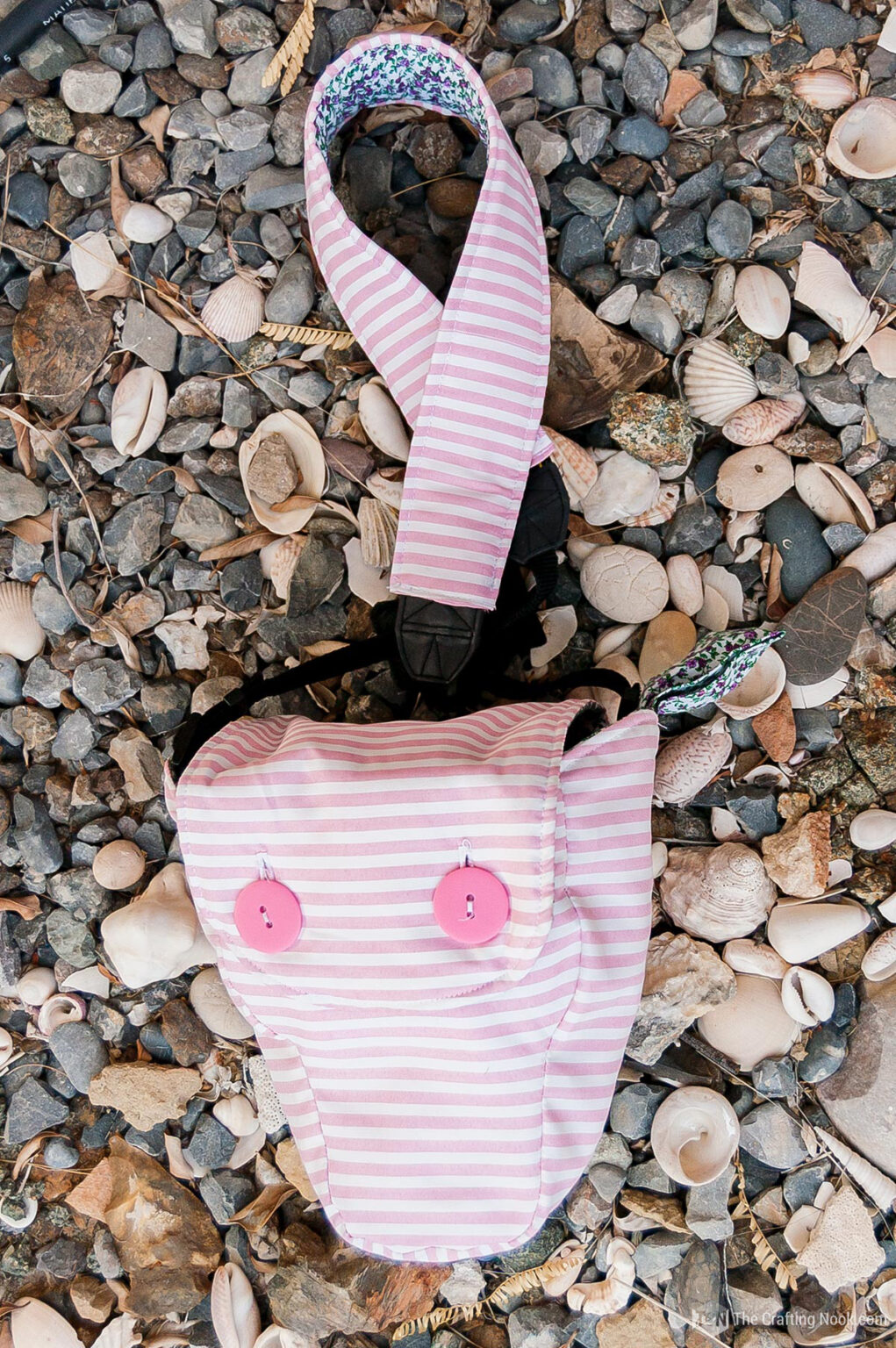 DIY Camera Bag Pattern for DSLR Cameras (Camera Pouch) - The Crafting Nook