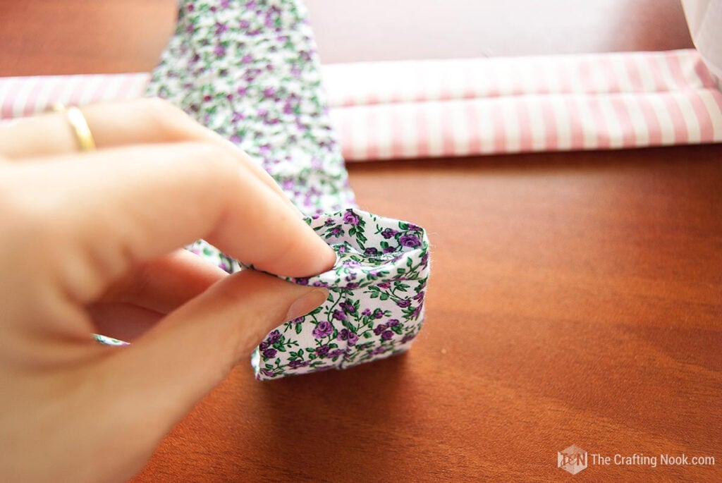 Easy DIY Camera Strap Cover for DSLR Cameras - The Crafting Nook