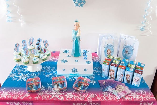 Frozen Themed Cake Box and Individual Cake Boxes - The Crafting Nook