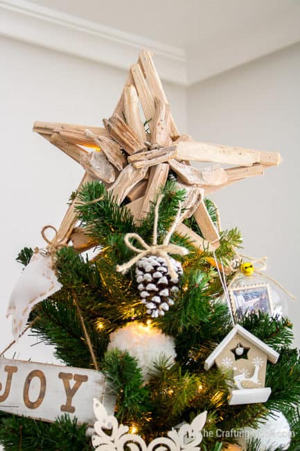 White Modern Farmhouse Christmas Tree Decor - The Crafting Nook