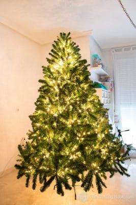 White Modern Farmhouse Christmas Tree Decor - The Crafting Nook