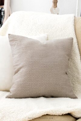 DIY 10-minute Envelope Pillow Cover Tutorial (with Photos and video ...