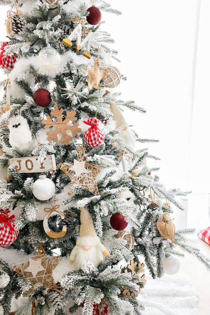 Winter Wonderland Christmas Tree + Easy Boa Tutorial - The Crafting Nook