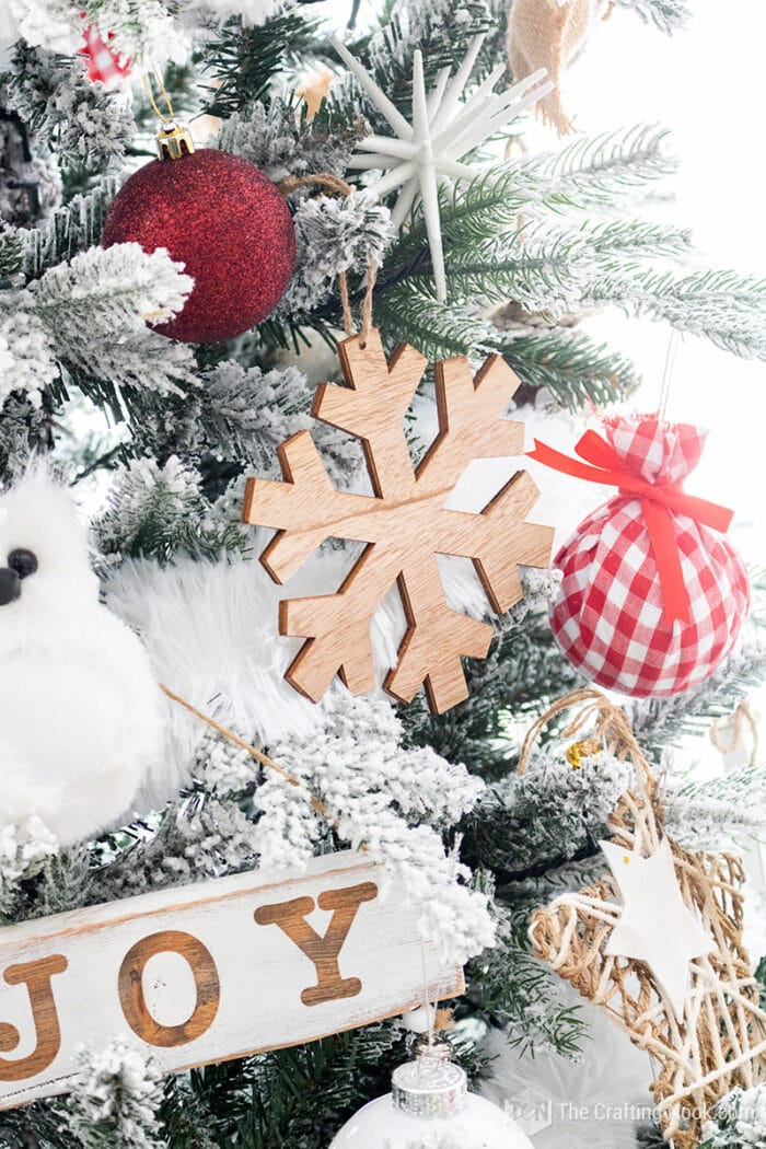 Winter Wonderland Christmas Tree + Easy Boa Tutorial - The Crafting Nook